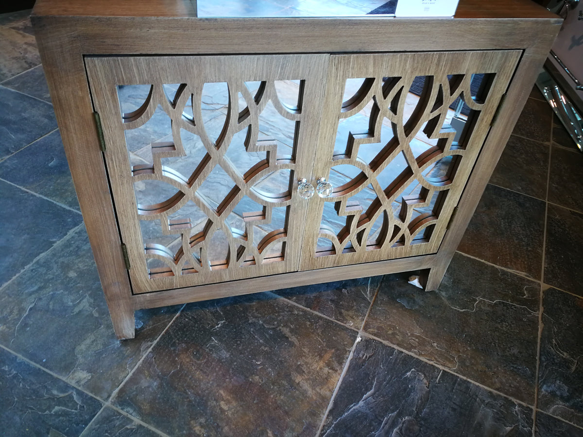BEAUTIFUL MIRRORED CABINET/WOOD $200 – Evon.ca